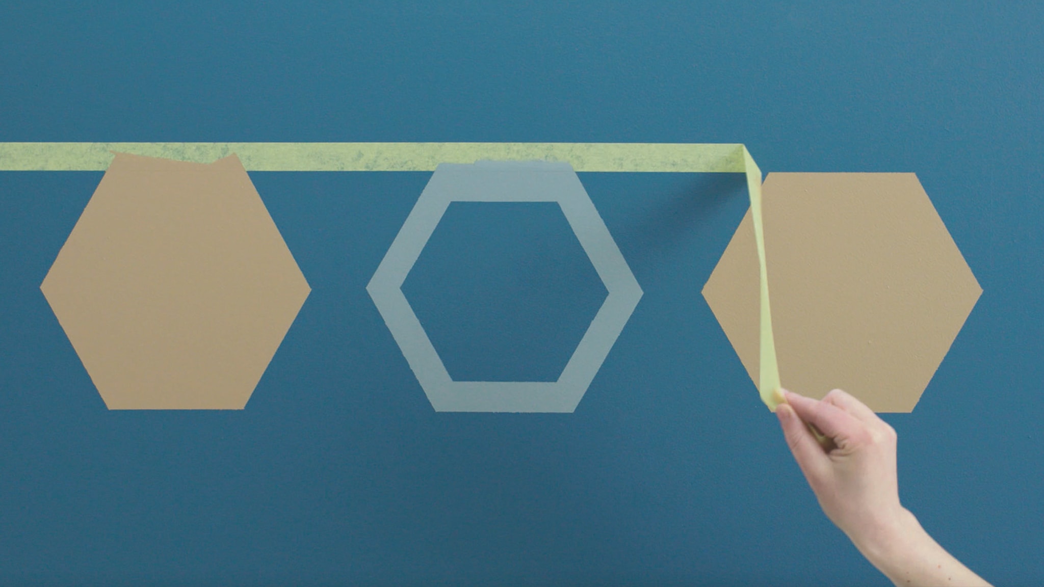 How to paint a honeycomb design on your wall